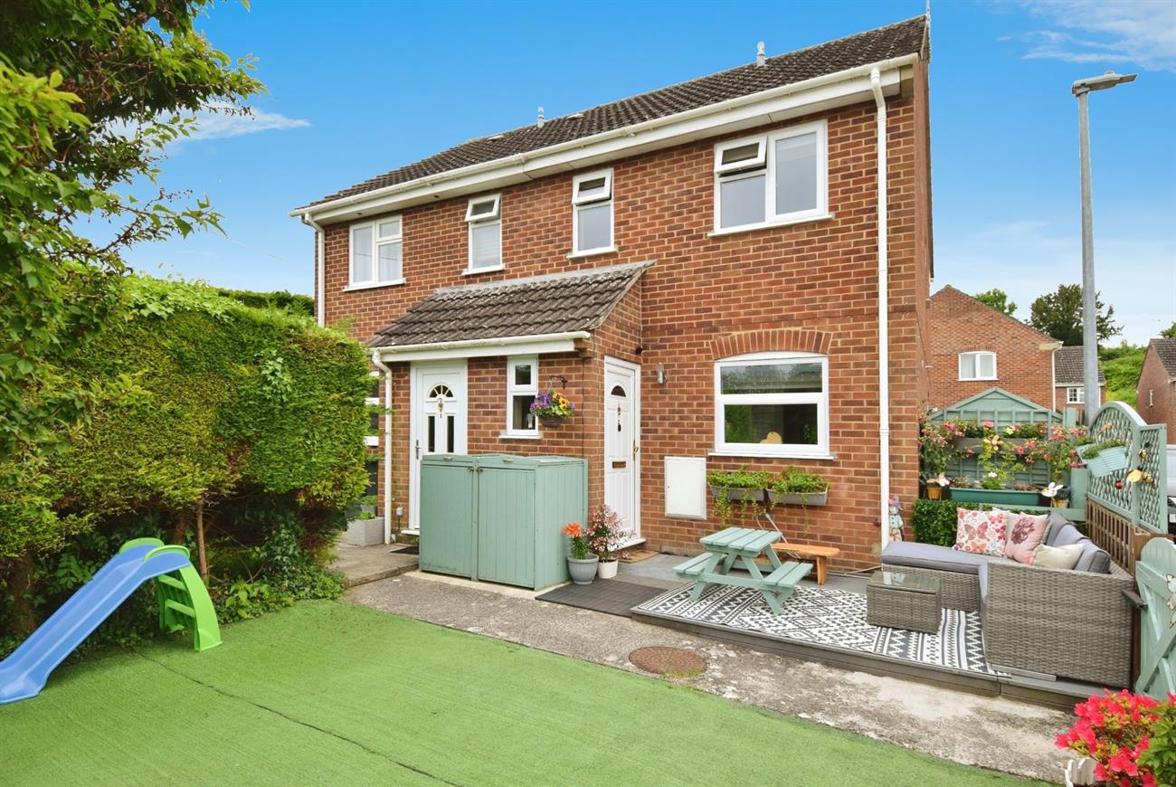 Semi-Detached House for sale in Tanners Lane, Shrewton, SP3 4LD SP3 4LD ...